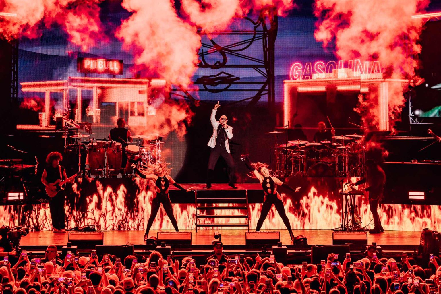 Live Review: Fridayz Live 2025 Featuring Mariah Carey and Pitbull ...